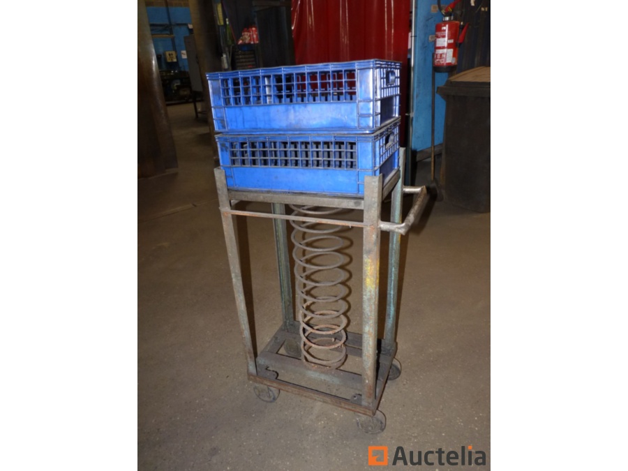12 trolleys on wheels with springs - Metalworking - auctelia.com