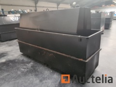 1500 and 2500 liter oil tanks with retention tank - Transport ...