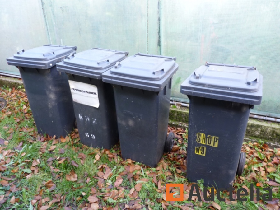 4 Garbage bins plastic on wheels with Weber lid - Accessories ...
