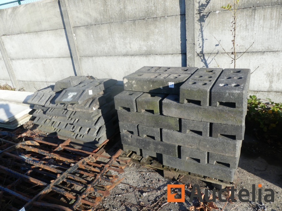 50 PVC Studs for site fences Adria - Accessories - auctelia.com