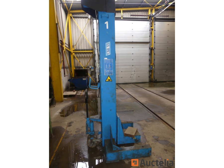 8-column mobile industrial hoist for OMCN trains and trams - Hoists an ...