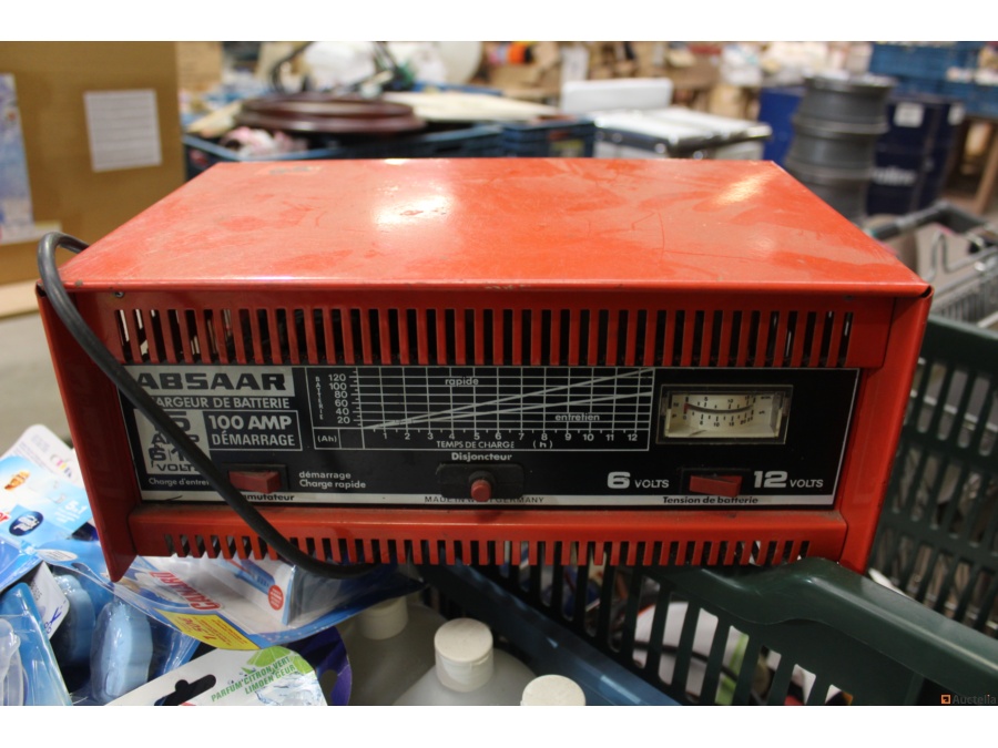 Battery charger, decoder, hand tools - Battery charger - auctelia.com