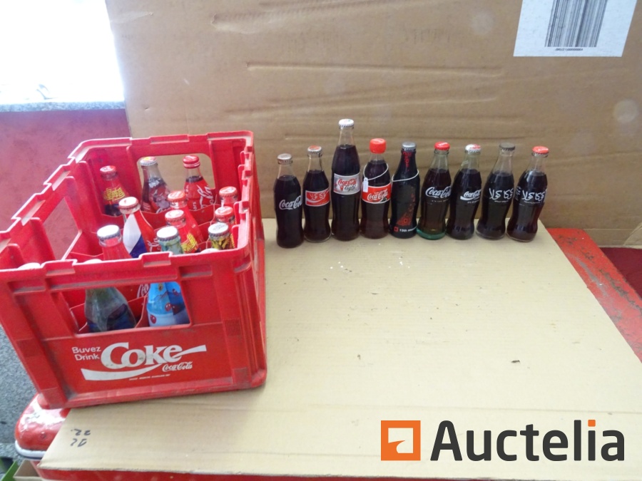 Bin Coca-Cola Rouge composed of 24 bottles full of collectibles - Cons ...