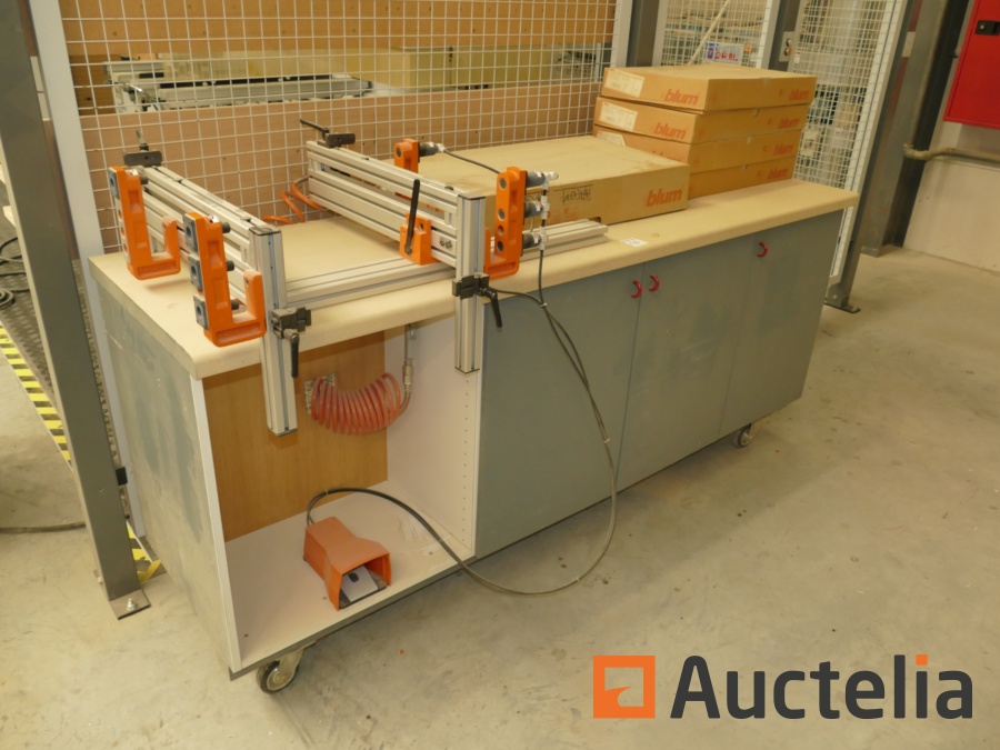 Blum Metafix Pneumatic Press, behind-the-scenes balance and Blum hinge ...
