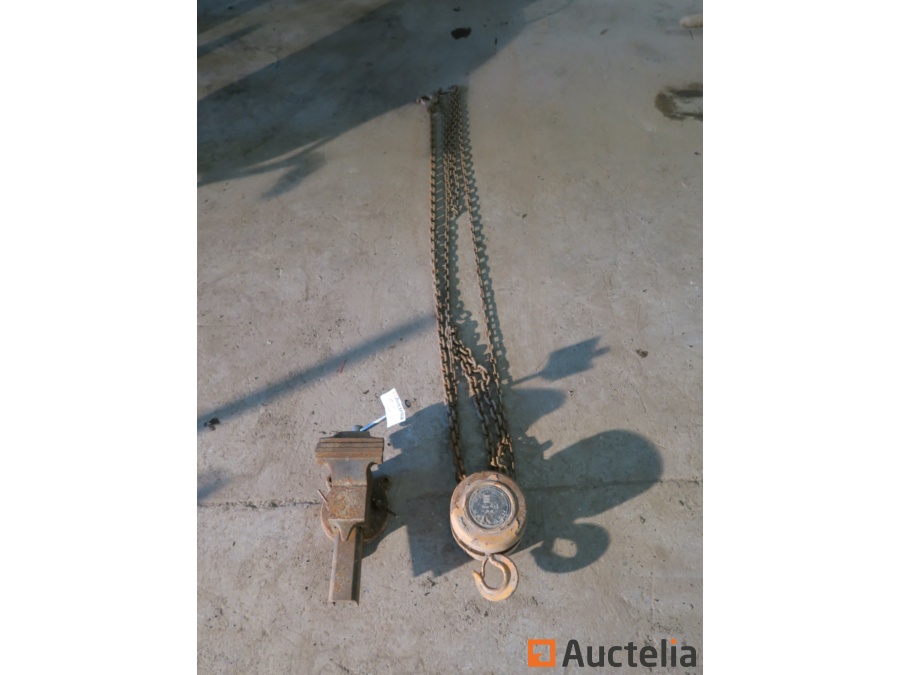 Chain hoist 1500 kg, bench vice - Others - Lifting arm - auctelia.com