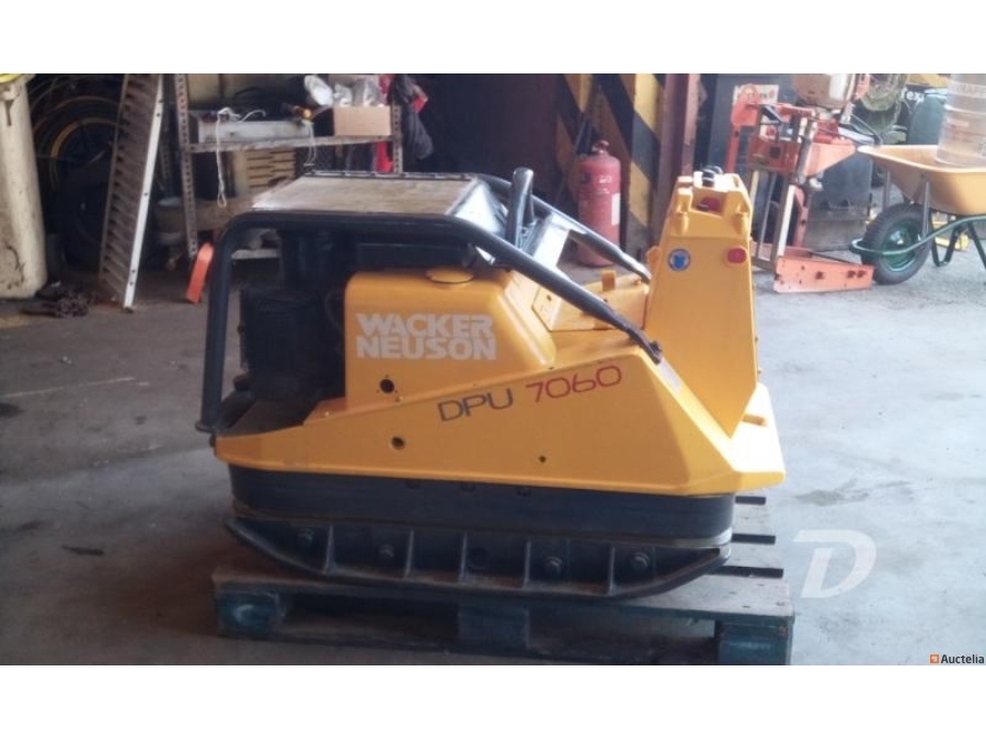 Compactor plate with remote control. Wacker DPU 7060 - REF:163 - Tampi ...