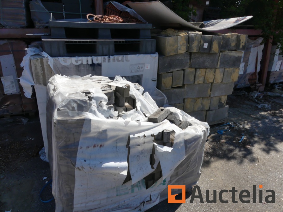 Concrete block, bricks and hollow bricks, cell blocks - Construction m ...