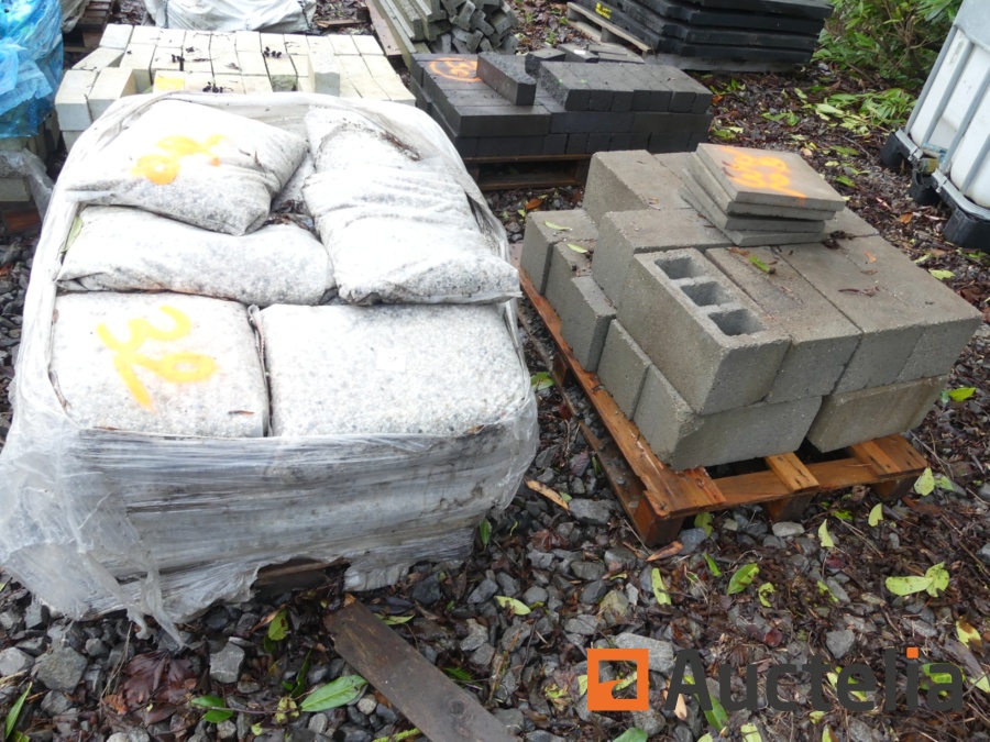 Concrete blocks, river gravel Bags - Construction - Construction mater ...