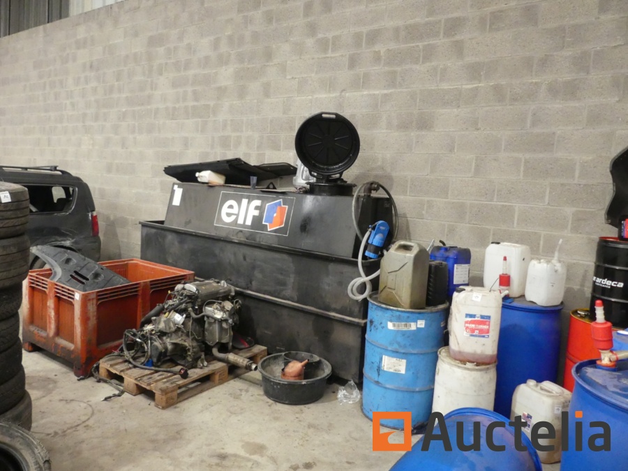 ELF oil Tank with retention tank, engine, bin PVC, drums and cans vari ...