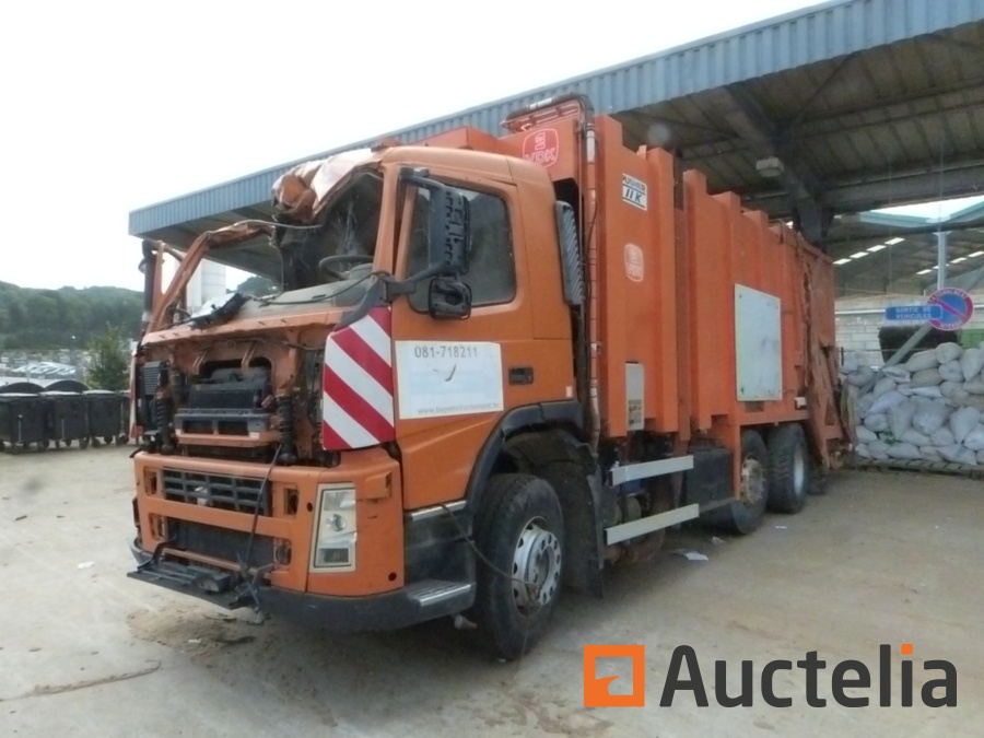 Garbage truck Volvo FMFH 62P 8.OE4 (2008) at wreck conditions - Waste ...
