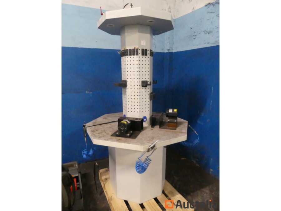 Hexagonal Workbench with compressed air connections - Workbench ...