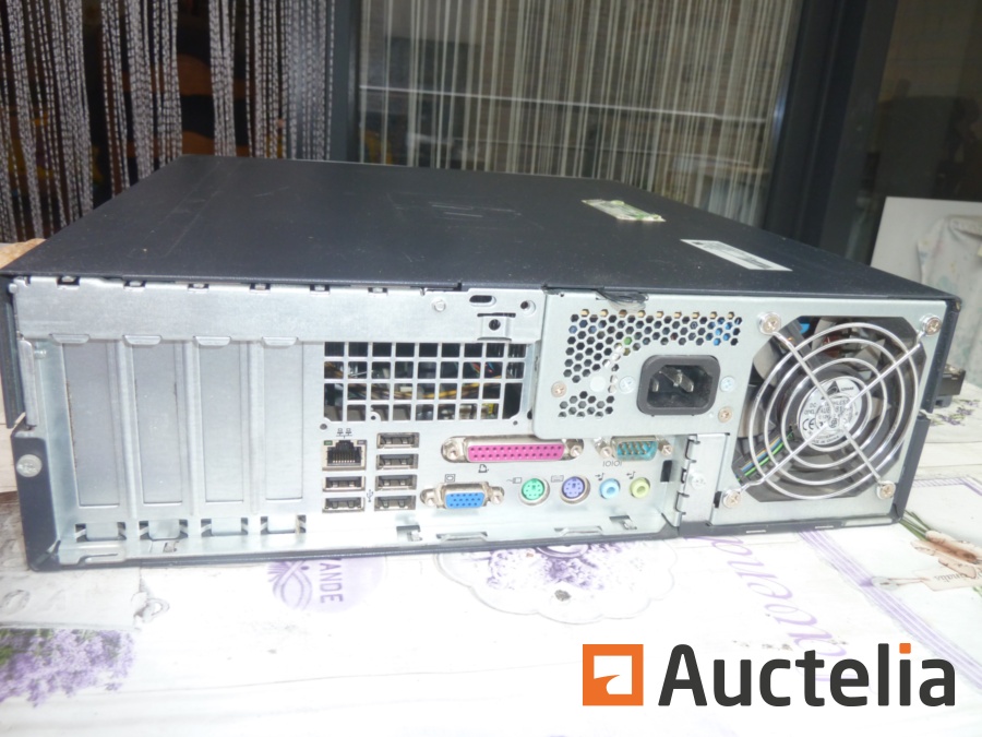 HP Compacq Windows XP Professional computer tower: - Construction ...