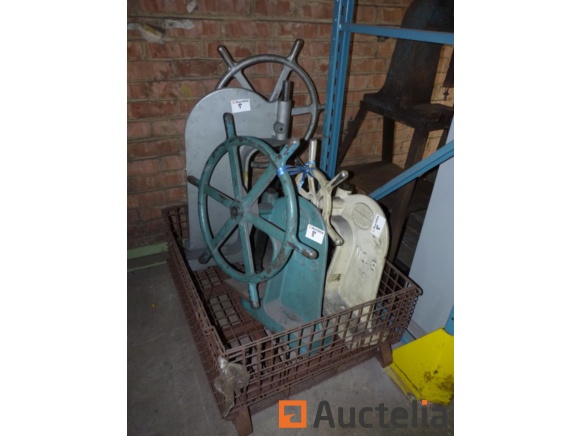 Manual presses - Presses & forging machines - Knuckle-joint stamping p ...