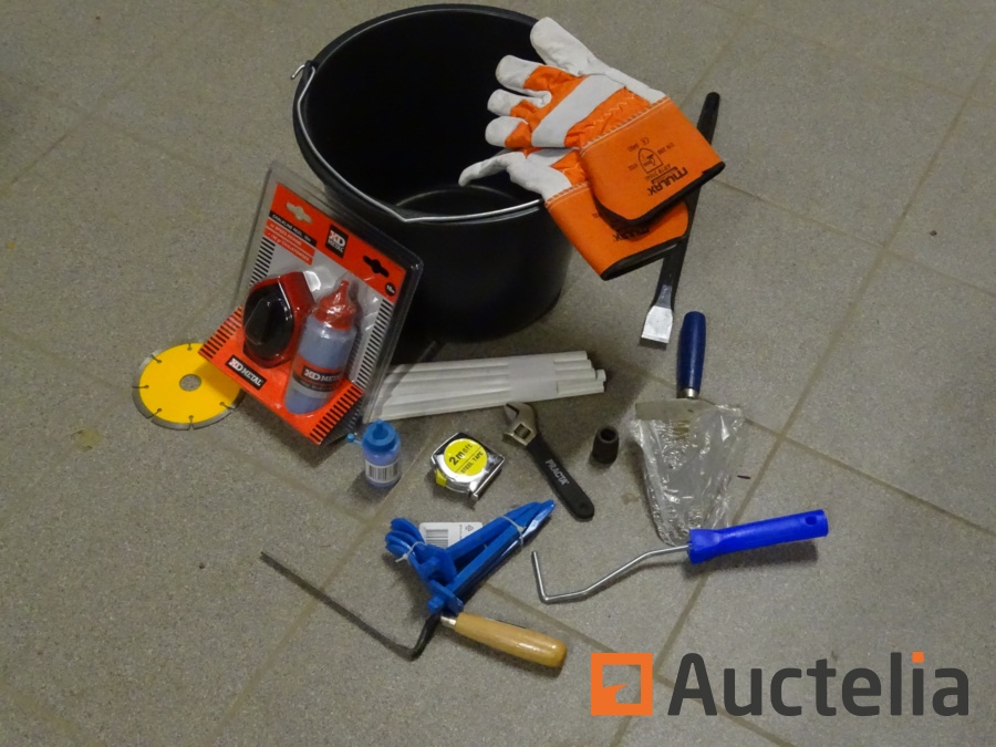 Mason bucket + 15 tools + 12 pencils - Construction - Construction - O ...