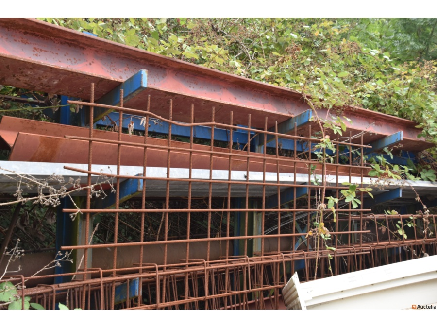 Metal rack with beams, bars and rebar - Metal rack - auctelia.com
