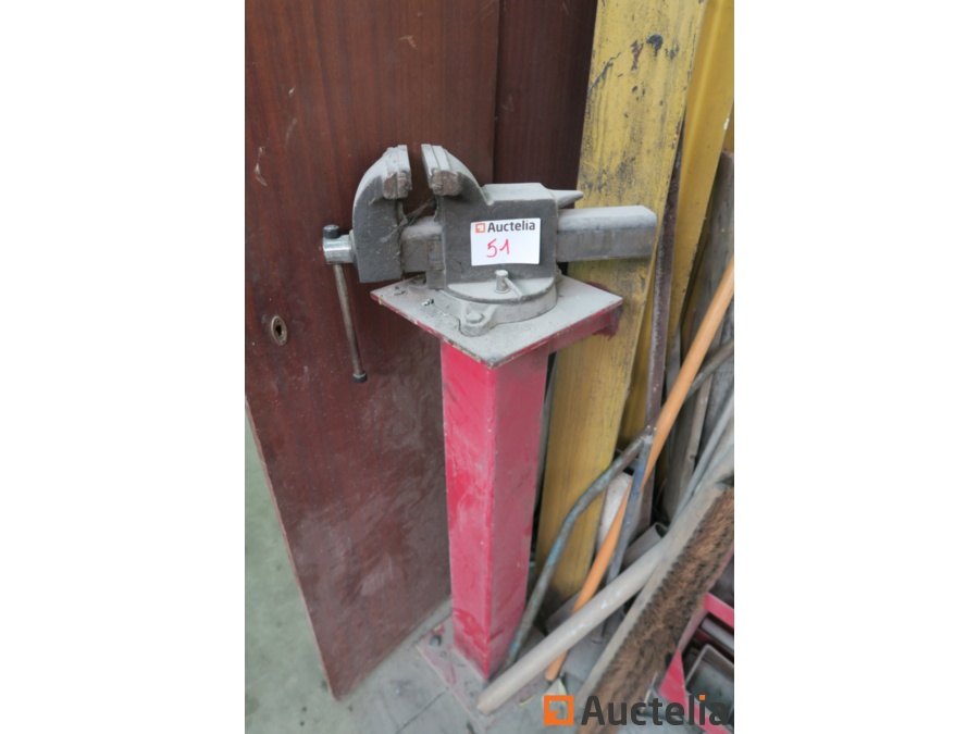 Metal Vise, shelf, electric reel - Transport - auctelia.com