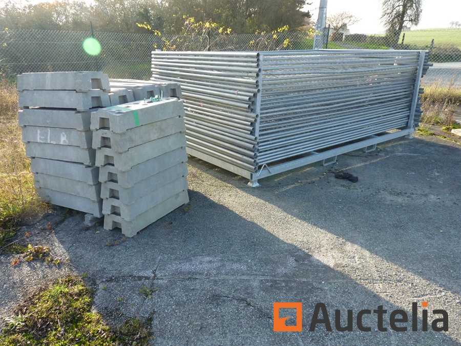 Set of 35 Heras-Type Fencing + 36 Bases - Construction - Accessories ...