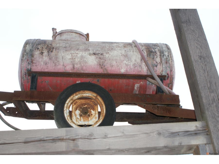 Tank on wheels - Construction - auctelia.com