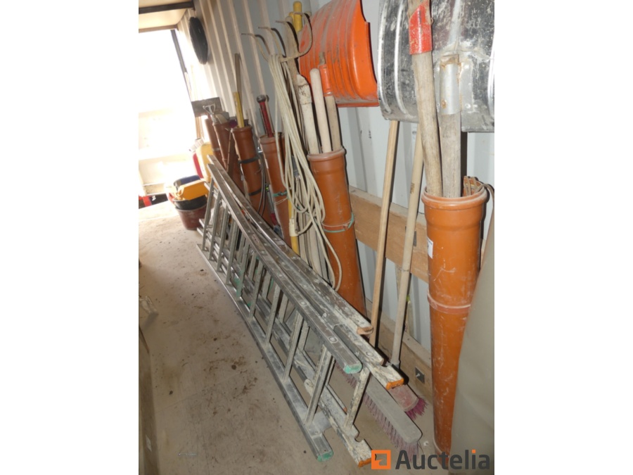 Techno Flex vibrating needle, Shovels, empty cans, ladders - Construct ...