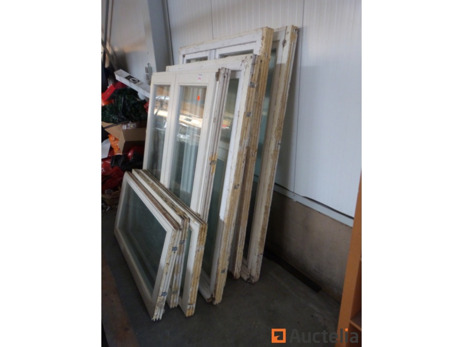 Wood window frame - Construction - Construction materials - auctelia.com