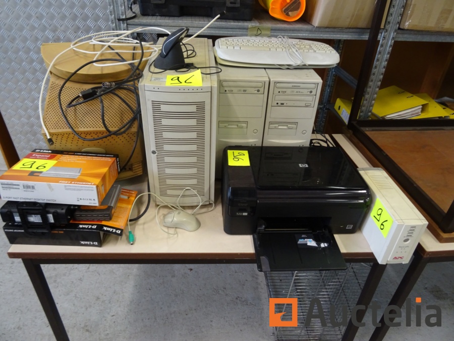 3 Tours pc et un écran - Autres industries - Automation / IT / Télécom ...