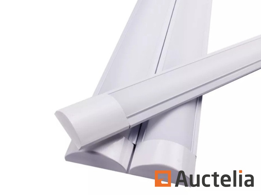 5 Lampes led 120 cm 36W d'occasion aux enchères - Auctelia