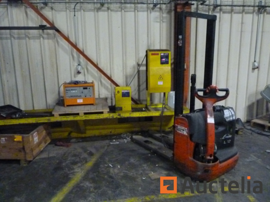 Gerbeur Linde électrique, chargeurs de batterie - Chariot élévateur ...