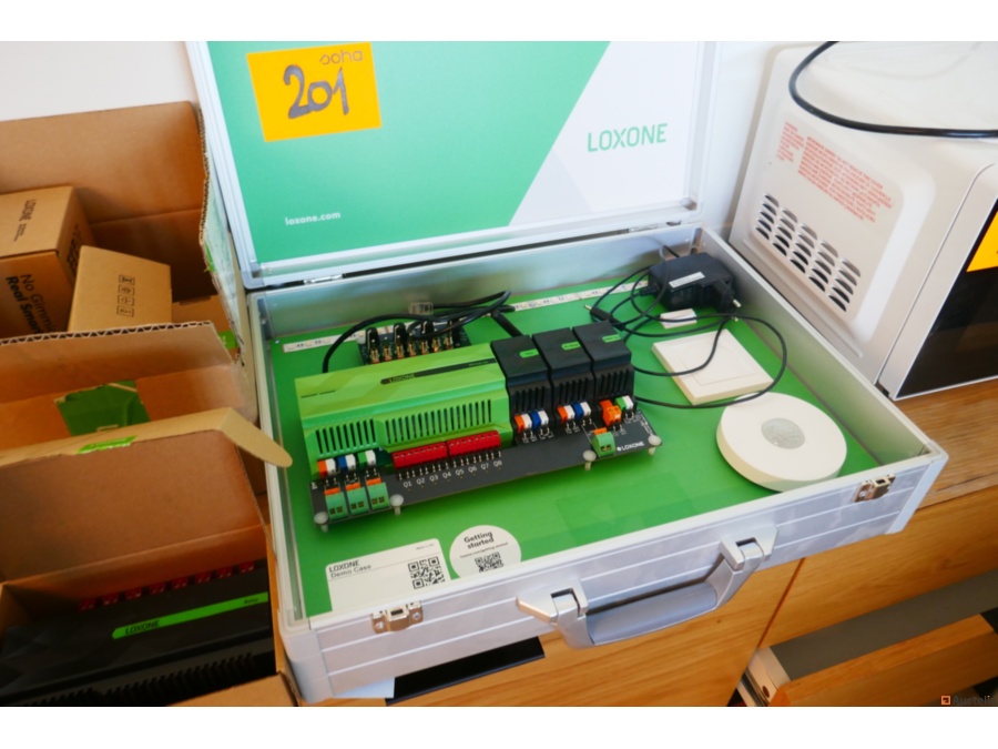 loxone demokoffer - loxone relais module - Loxone audioserver met 3 st ...