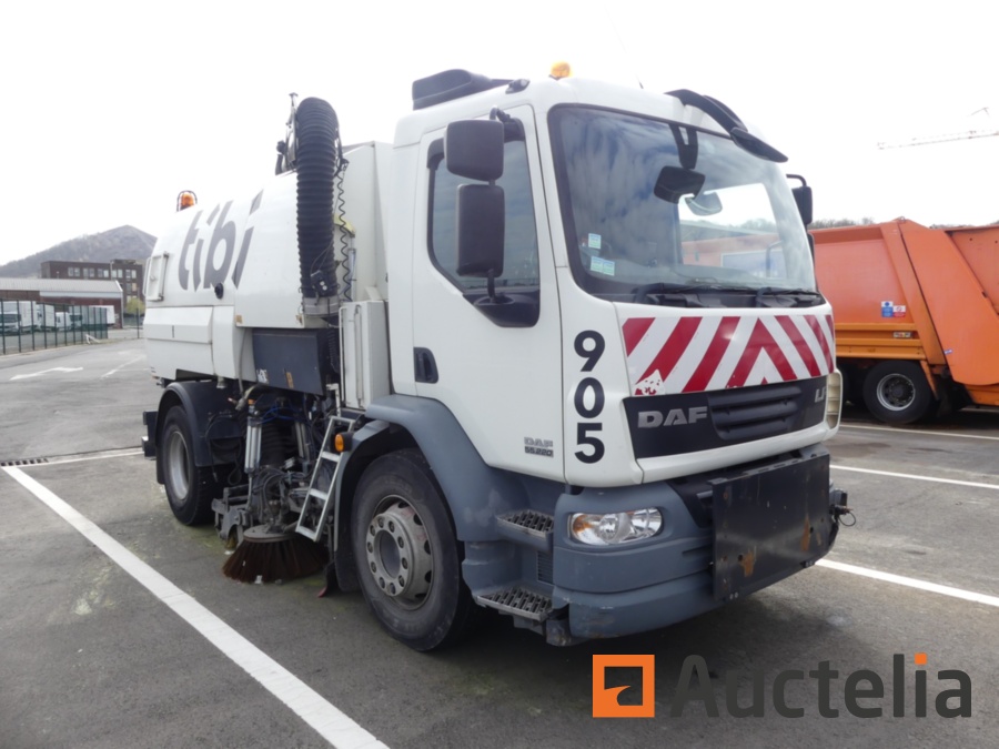 (Matis : 905) - Balayeuse DAF 55.220 - Camion balayeuse - auctelia.com