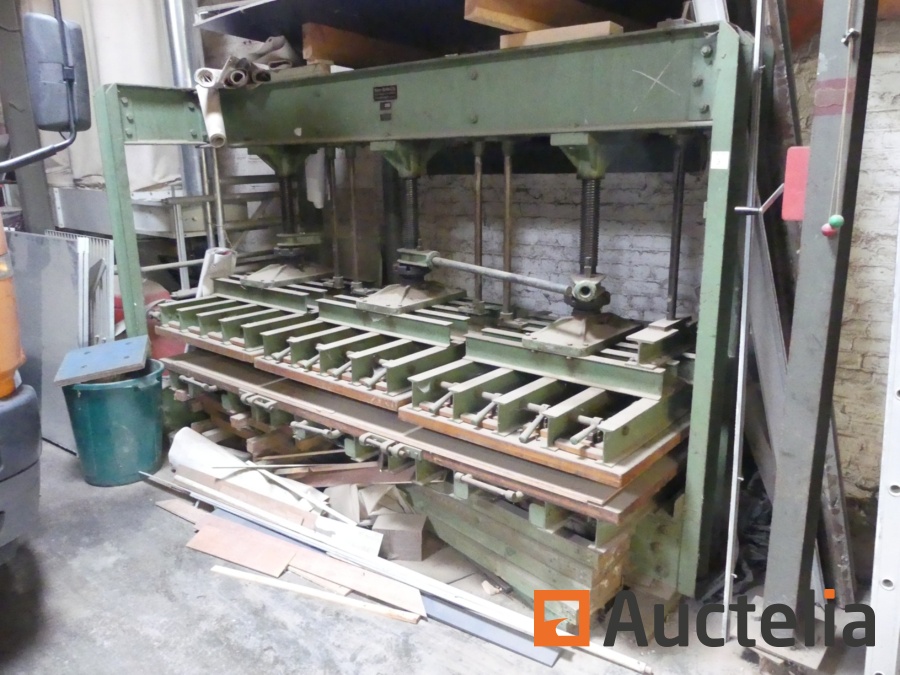 Presse à plaquer manuelle Robert Bükler & Co AB - Machines à bois - Pr ...